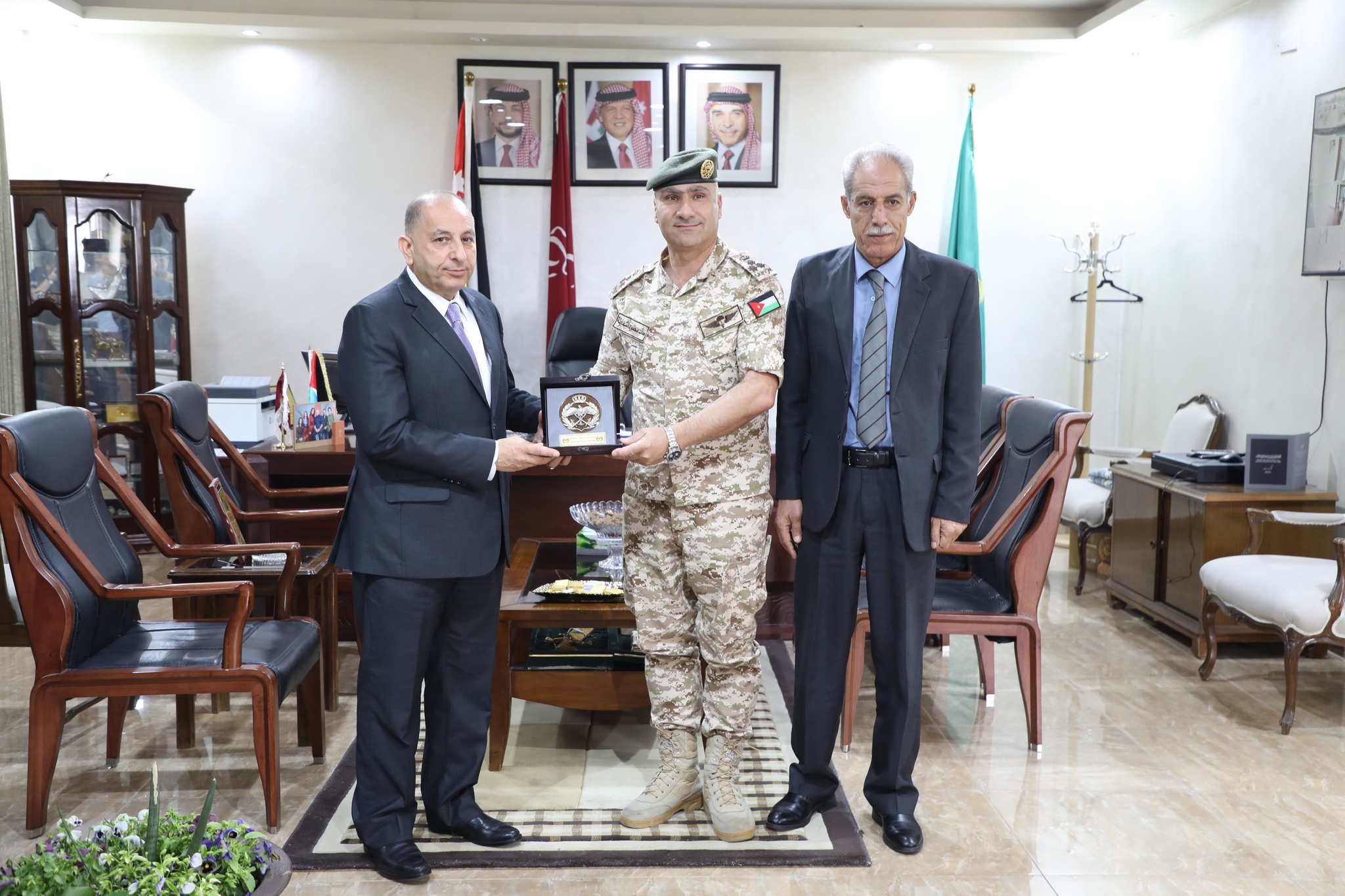 د. نصير يلتقي بمدير التربية والتعليم والثقافة العسكريّة لبحث أوجه ...