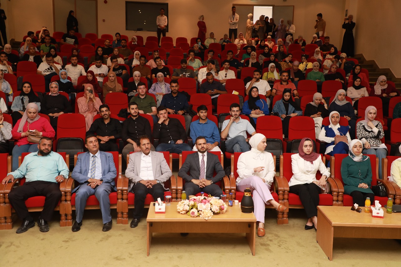 جلسة تعريفية بمنصة HTUx الرقمية وبرنامج نمو في جامعة آل البيت بالتعاون ...